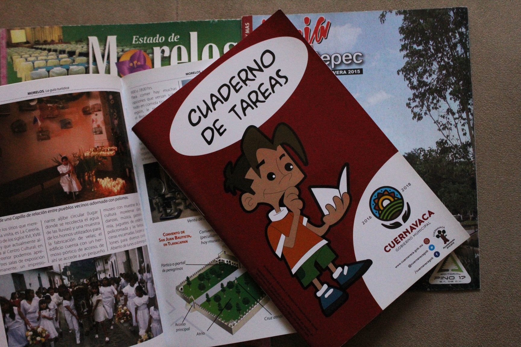 Edición de materiales informativos con contenidos originales